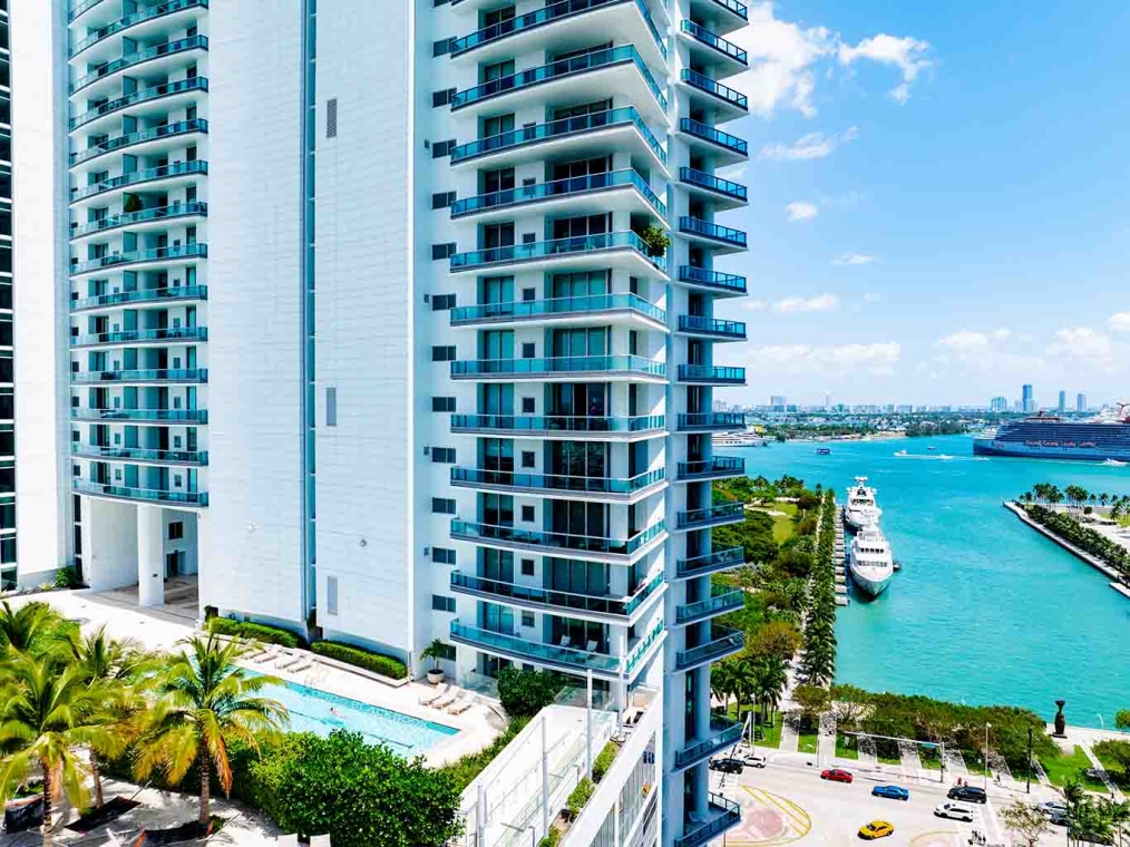 900 Biscayne Bay Condos for Sale and Rent in Downtown Miami - Miami ...